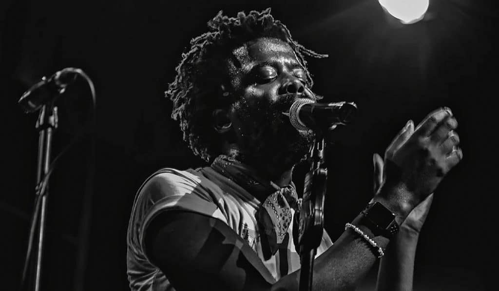 Mandisi Dyantyis tells his story through music - TFG Media